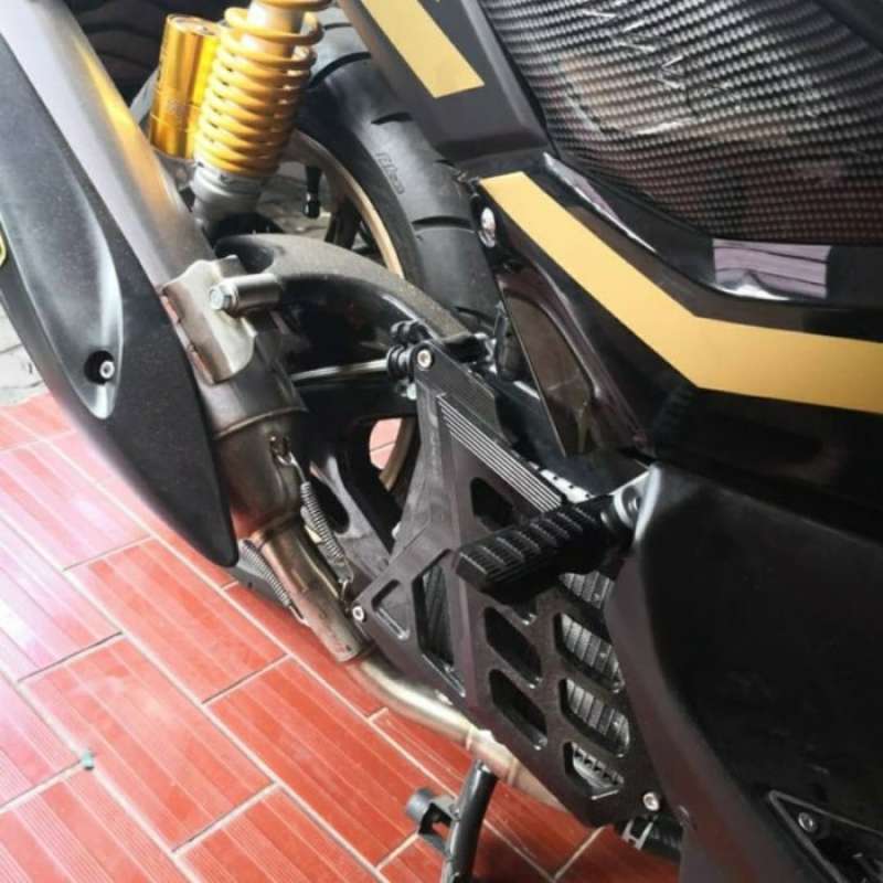 Promo Footstep Belakang Nmax 155 Pijakan Belakang Terbaru 2024 - Hitam ...