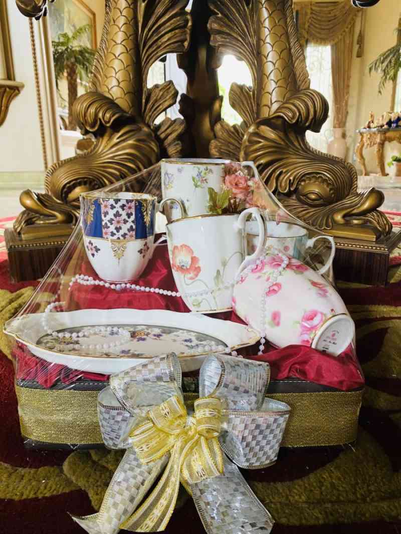 Promo Hampers Parcel Mug / Plate Regal Royal Albert 100 Years / Code A ...