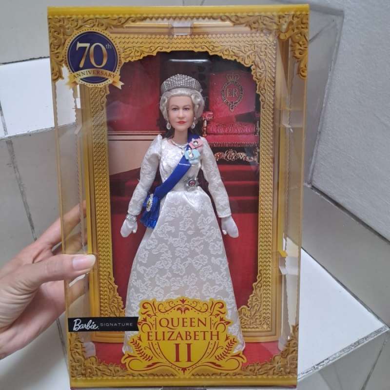Promo Figure Queen Elizabeth II Ratu Elizabeth 2 Original Barbie Mattel ...