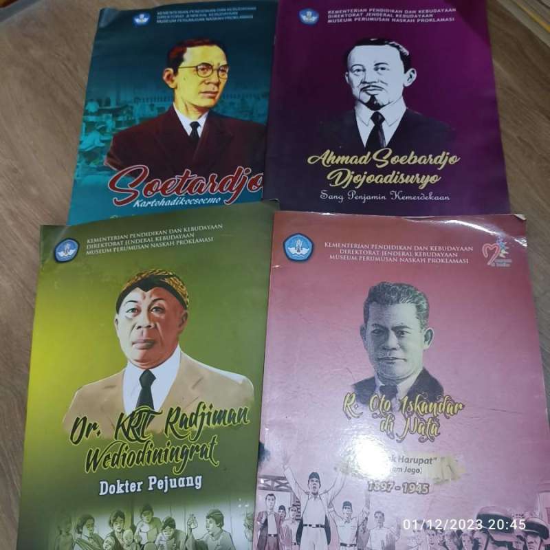 Jual komik indonesia karya Mansyur daman hitam putih tema tokoh pejuang ...