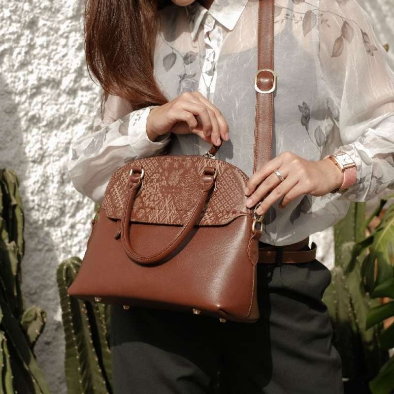 Promo CREWGER Jenia Bag Size M Tas Selempang Wanita Roomy Muat Banyak ...