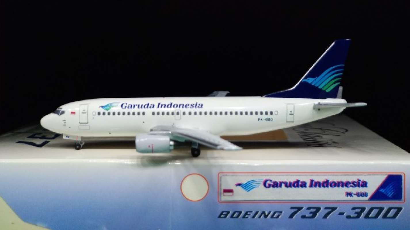 Jual Garuda Indonesia B737-300 Pk-ggg By Aeroclassics 1:400 Scale Di ...
