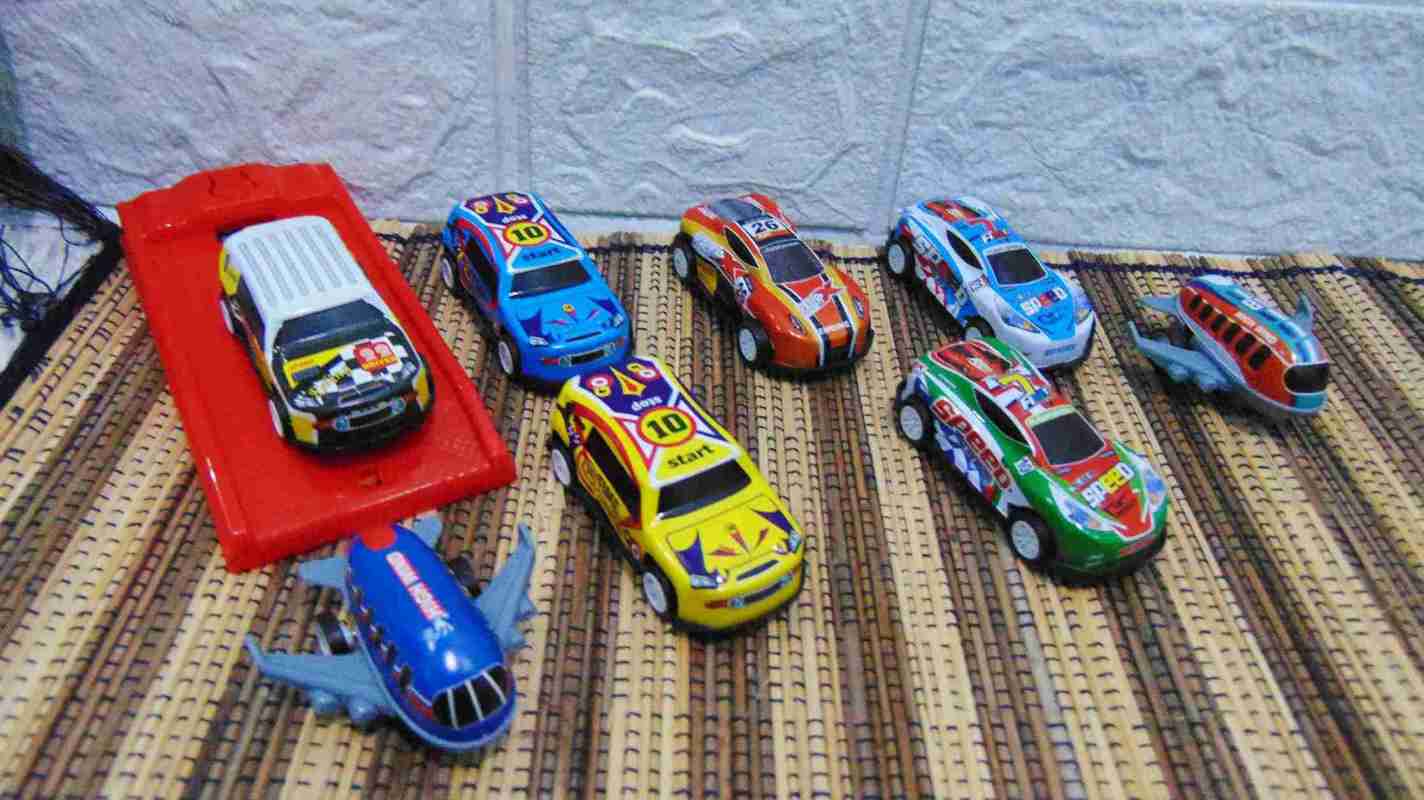 Jual St3-280 Paket Hemat Komplit Mainan Anak 6 Mobil Balap 2 Pesawat ...