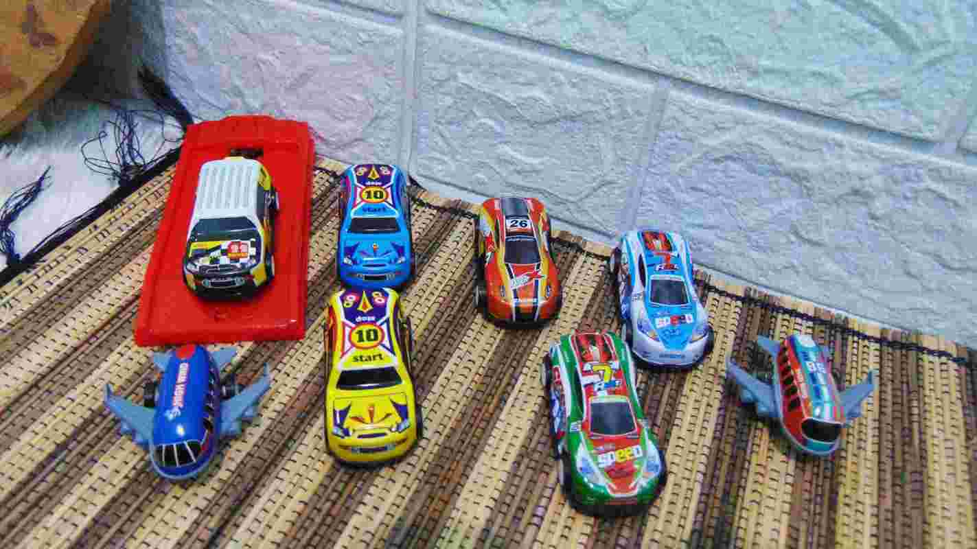 Jual St3-280 Paket Hemat Komplit Mainan Anak 6 Mobil Balap 2 Pesawat ...