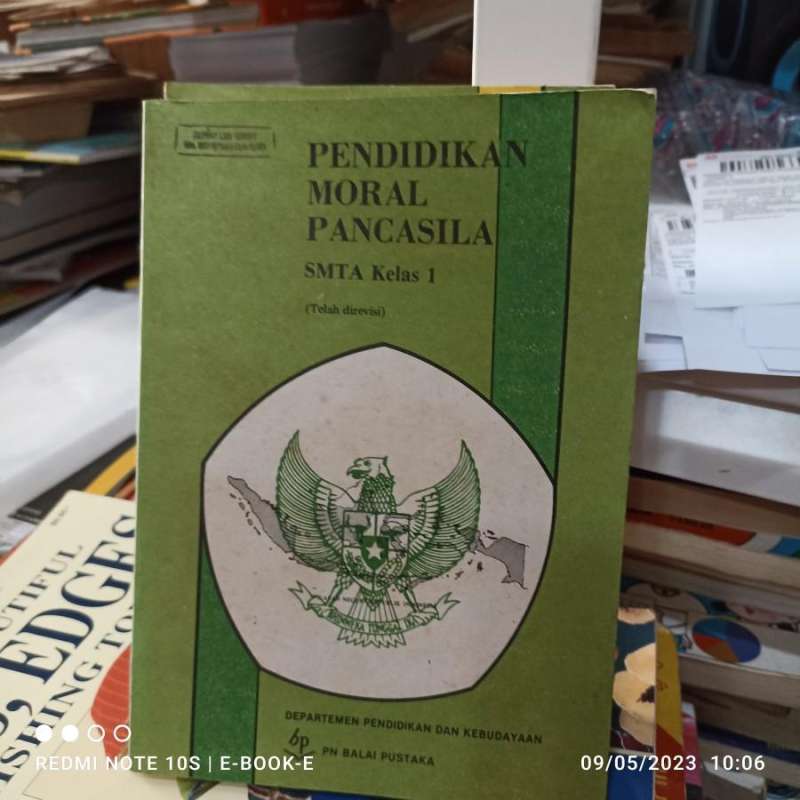Jual Buku Pelajaran Lama Pendidikaan Moral Pancasila Pmp Sd Smp Sma ...