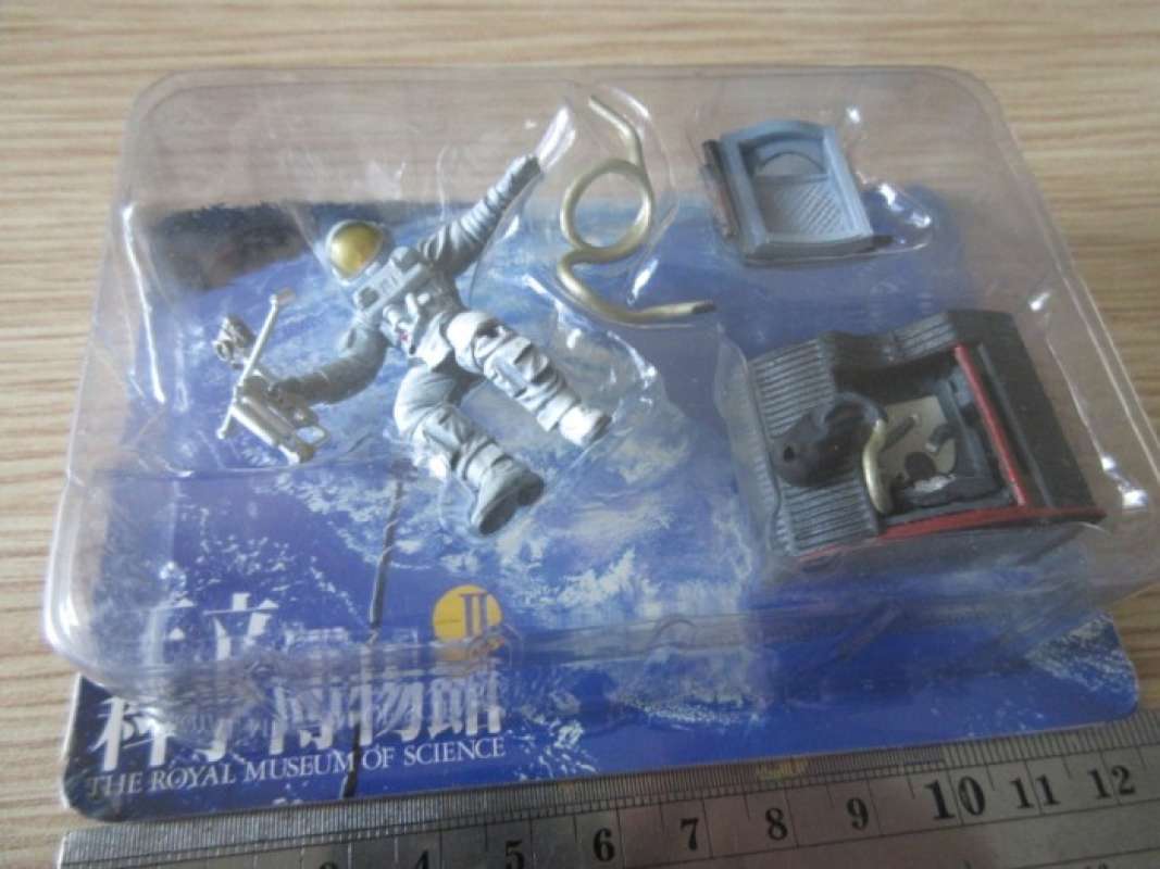 Promo Takara The Royal Museum of Science - Astronaut in Spacewalk ...