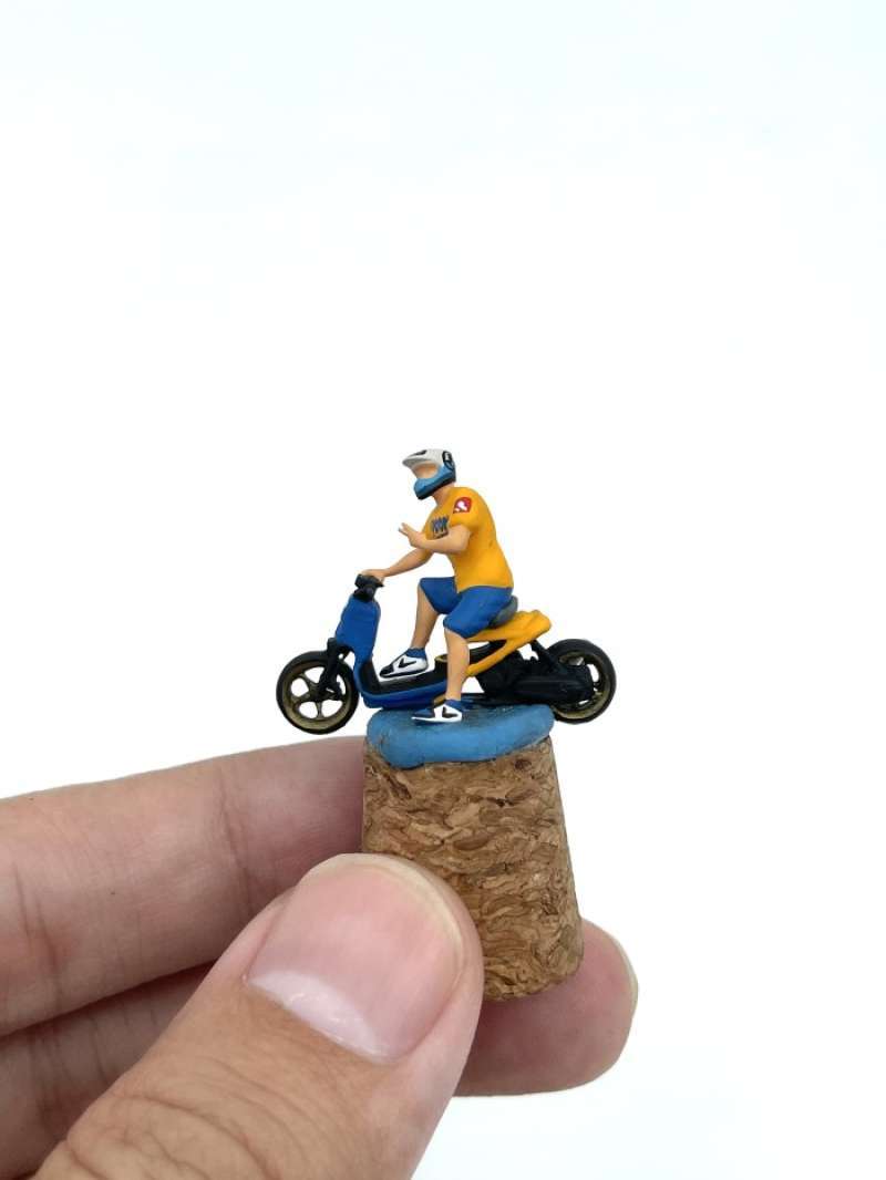 Promo Figure spoon zoomer x with rider skala 1/64 hotwheels time micro ...