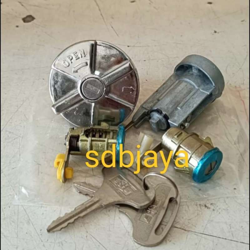 Promo Kunci Set Pintu Tengki Solar Dyna Saurus Hino Dutro 115 110 Ht ...