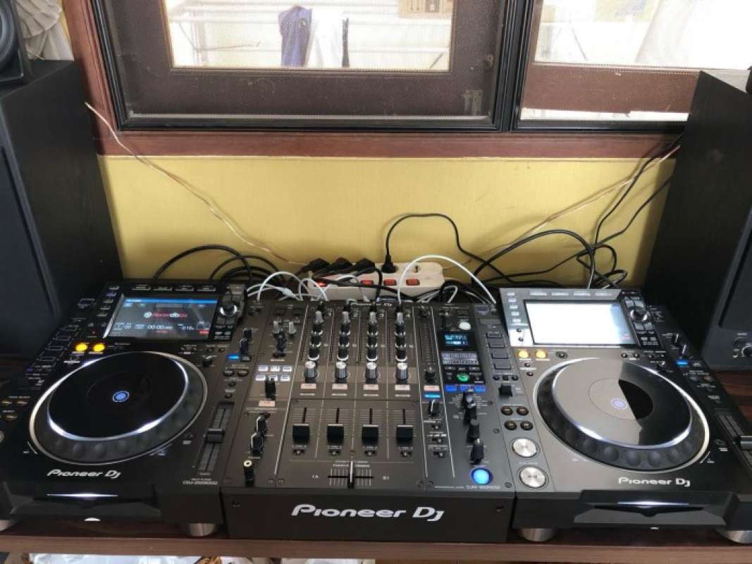 Jual Pioneer Cdj 2000 Nxs2 (2) Dan Djm 900 Nxs2 (1) Kond 99% Bekas Spt ...