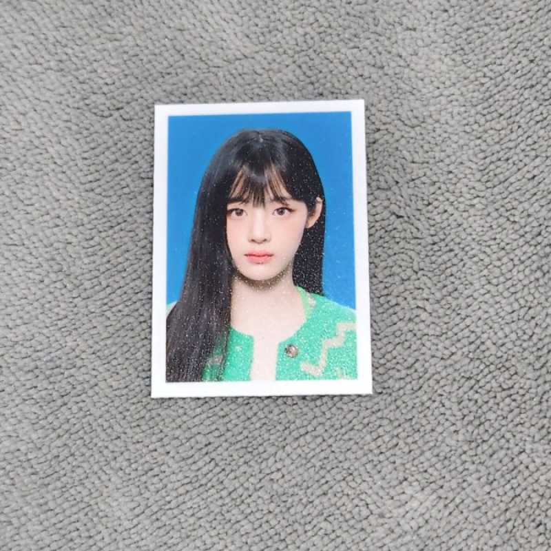 Jual Minji Id Photo Official From Newjeans Season's Greetings 2024 Di ...