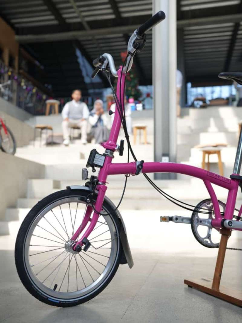 Promo Brompton C Line Explore | Mid Rise - Hot Pink Diskon 33% Di ...