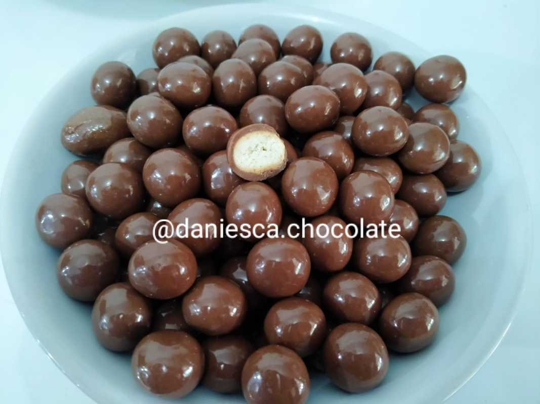 Jual 500gr Coklat Scandia Choco Biz Milk - Coklat Isi Biskuit Chocoball ...