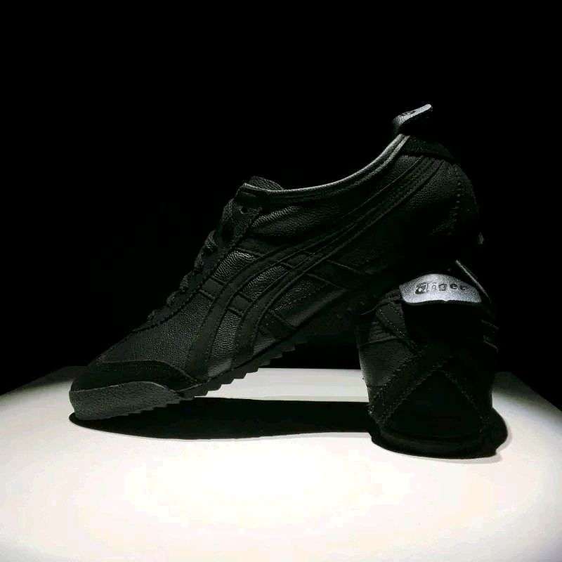 Jual Sepatu O.n.i.t.s.u.k.a Tiger Deluxe Japan Black - 43 Di Seller ...