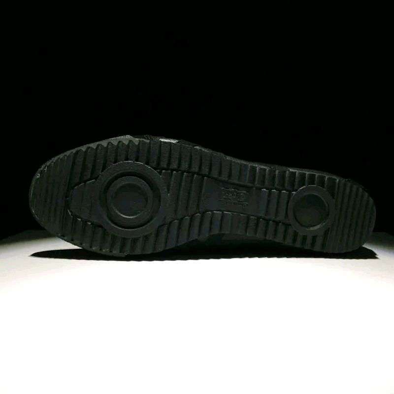 Jual Sepatu O.n.i.t.s.u.k.a Tiger Deluxe Japan Black - 43 Di Seller ...