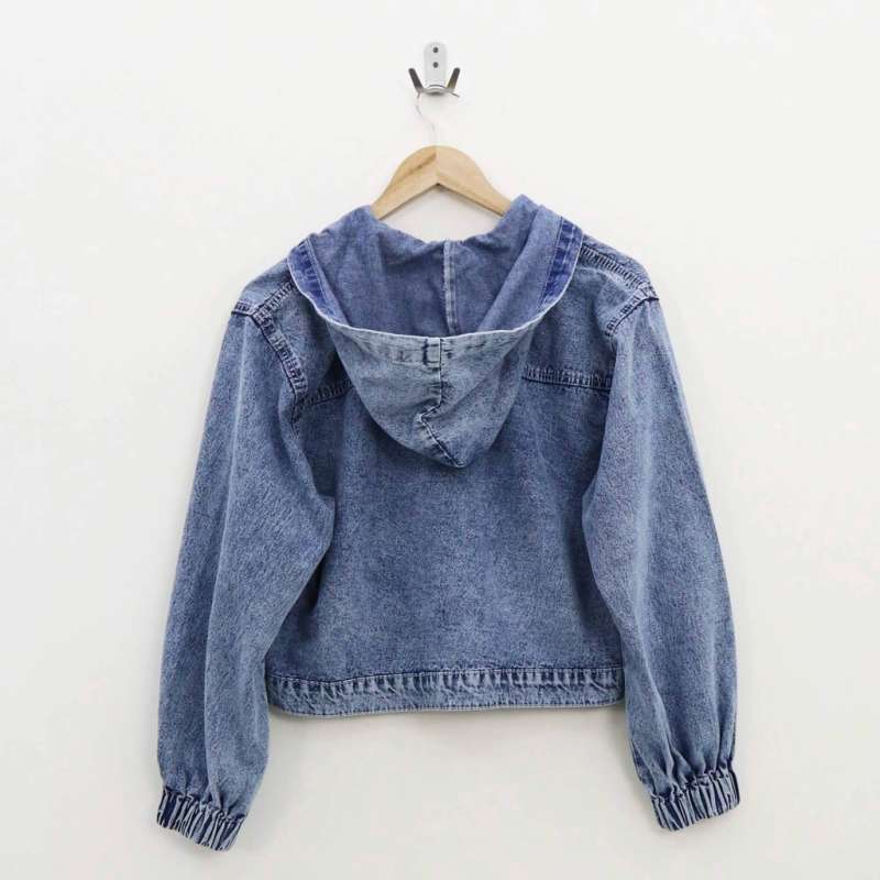 Mudah untuk Mix and Match, Ini 15 Merk Jaket Jeans Wanita yang Bagus ...