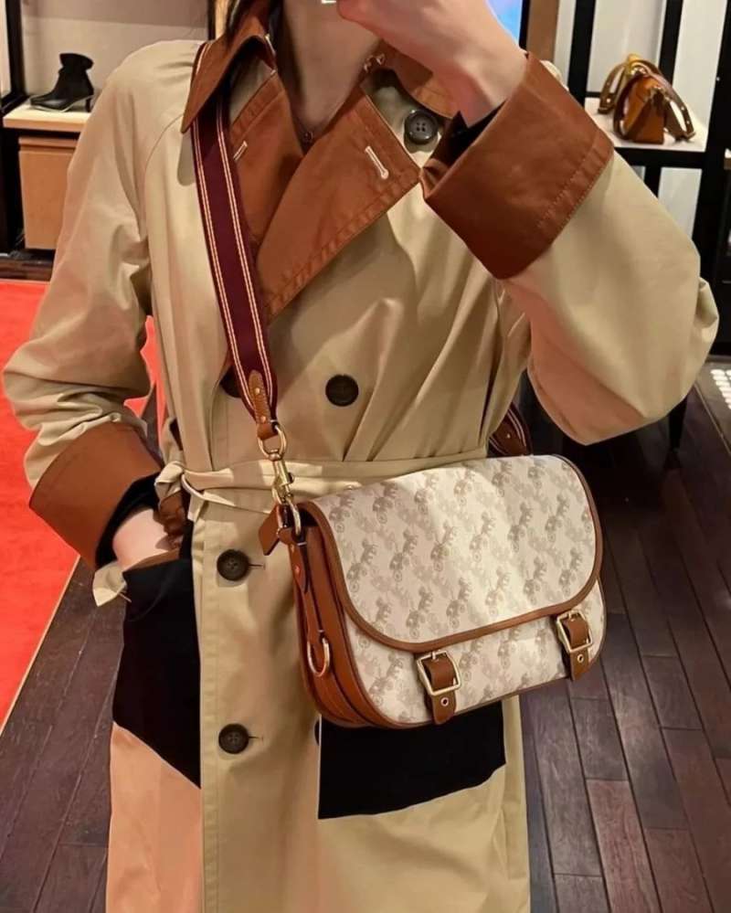 Promo Tas COACH Field Messenger Bag Field and Carriage Diskon 27% di ...