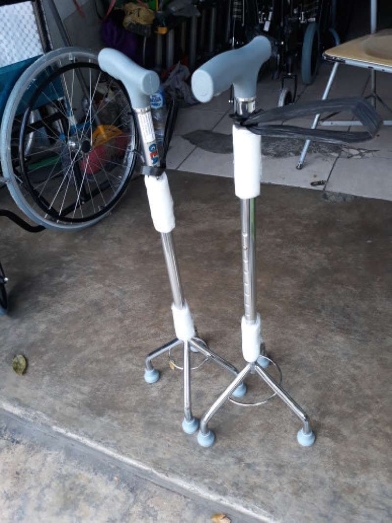 Promo Tongkat kaki 3 atau 4 alat bantu jalan kuat dan oke Diskon 23% di ...