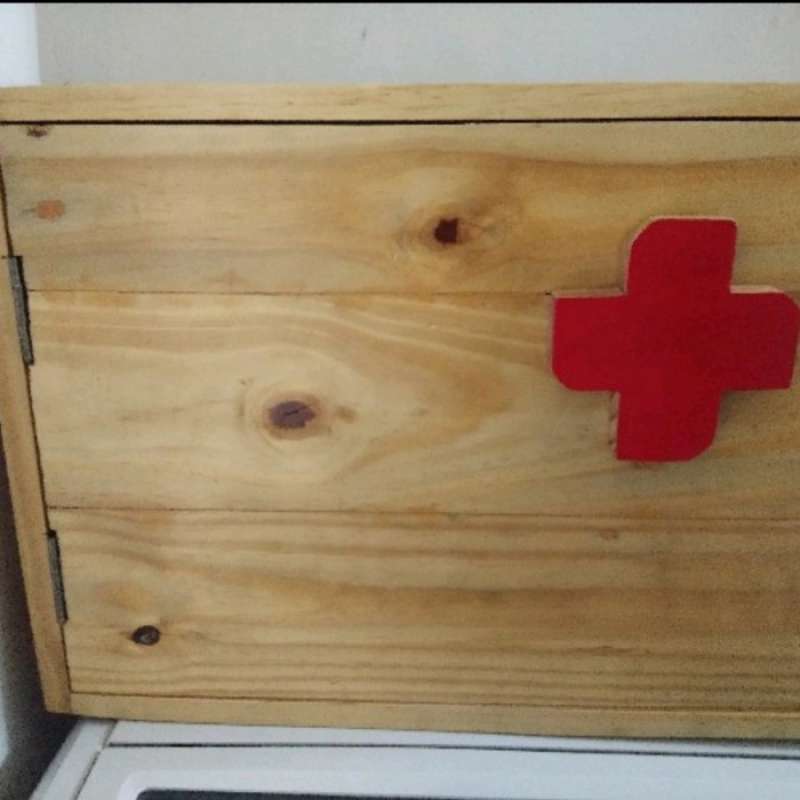 Promo Kotak P3k Kayu Obat / Kotak Obat Kayu Diskon 23% Di Seller ...