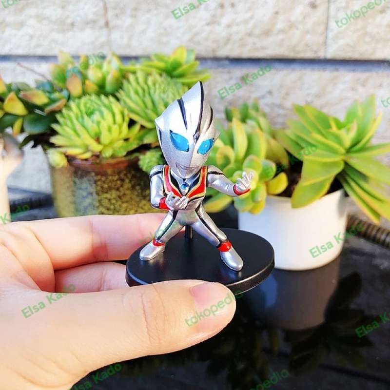 Promo Figure Ultraman Set 6 Chibi Converge Motion With Gomora Topper ...