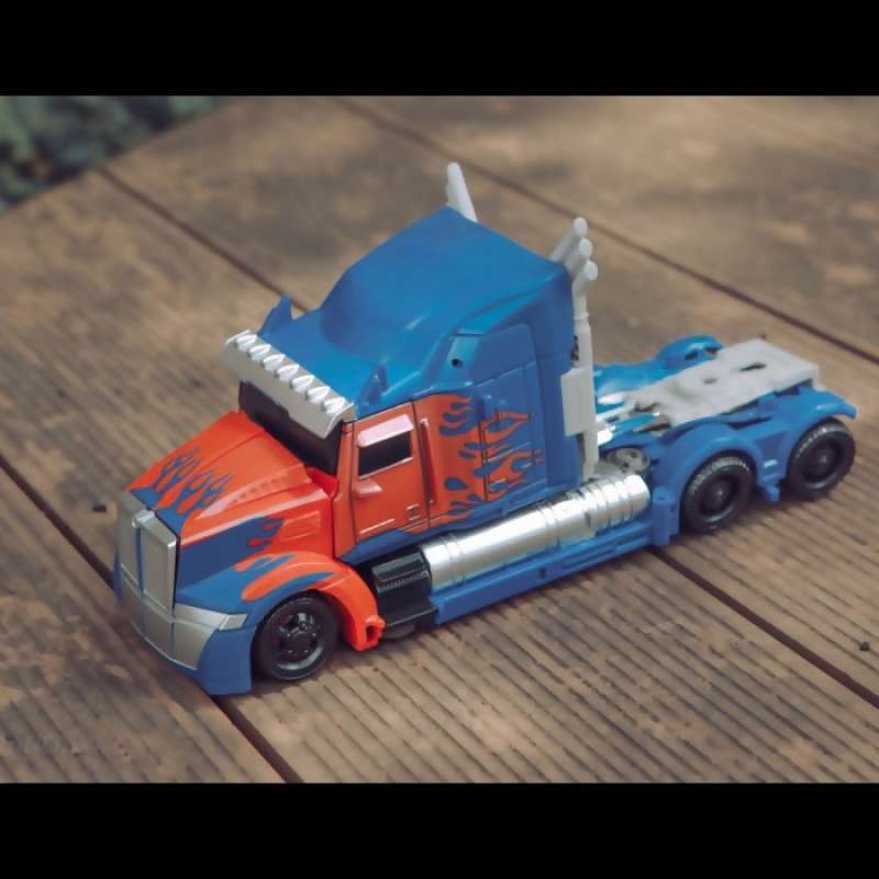 Promo Transformers Optimus Prime Deformation BMB Savior Alloy Version ...