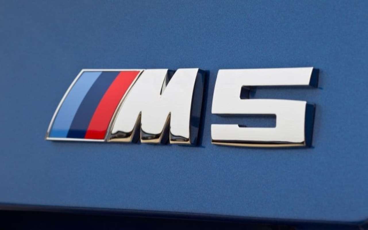 Promo Bmw F10 M5 Badge Logo Bagasi Belakang Mobil Diskon 23% Di Seller ...