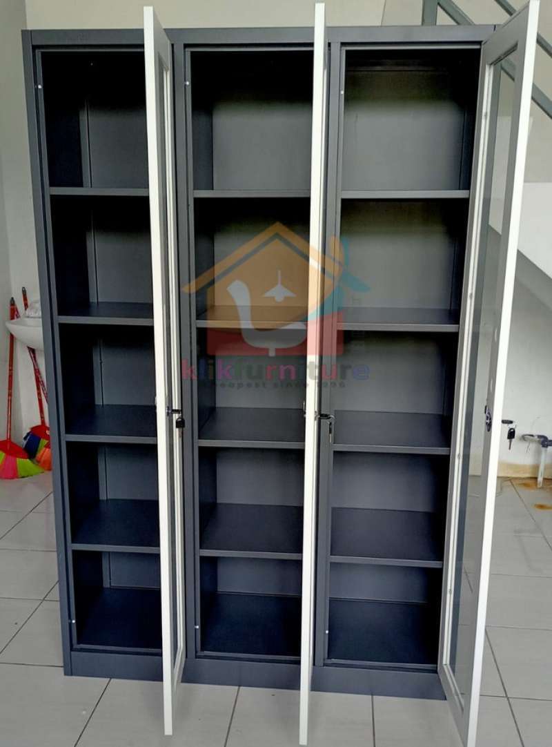 Jual Lemari Arsip Filing Cabinet Besi 3 Pintu Smj 313 Pintu Kaca Di ...