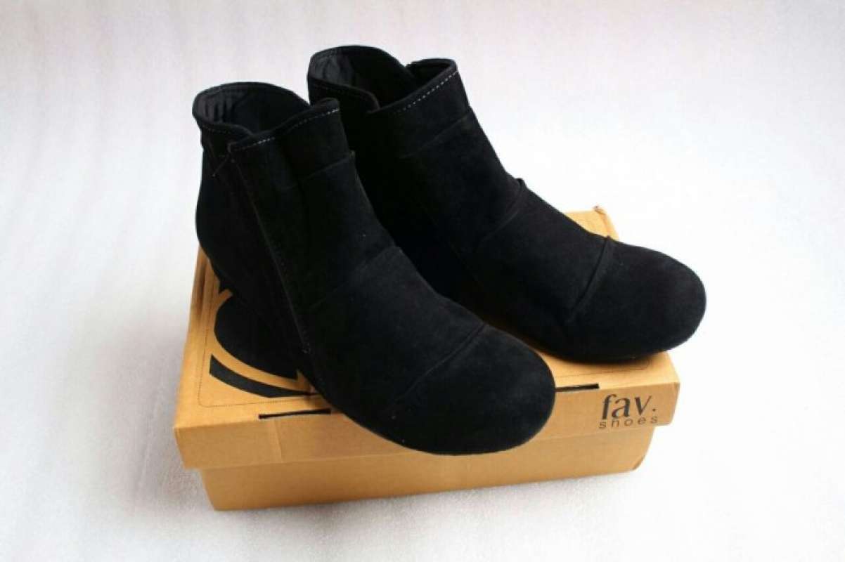 Jual Sepatu Boot Wanita Fav 11 Misty [ Black Edition ] Di Seller ...