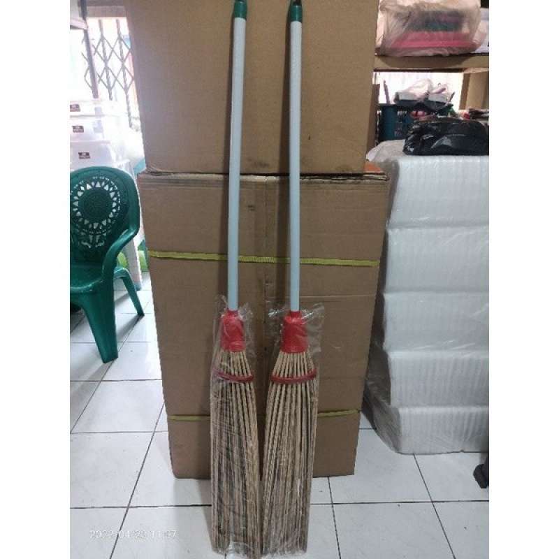 Jual Sapu Lidi Gagang Kayu Panjang / Sapu Jalanan / Sapu Taman - Aren ...