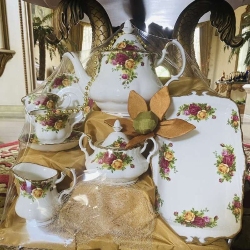Promo Hampers Parcel Tea Cup Tea Pot Tray Royal Albert Old Country ...