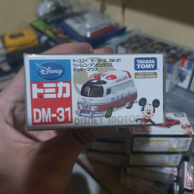 Promo Tomica Disney DM-31 Work Division Ambulance Mickey Diskon 23% di Seller Indah Toys Store ...