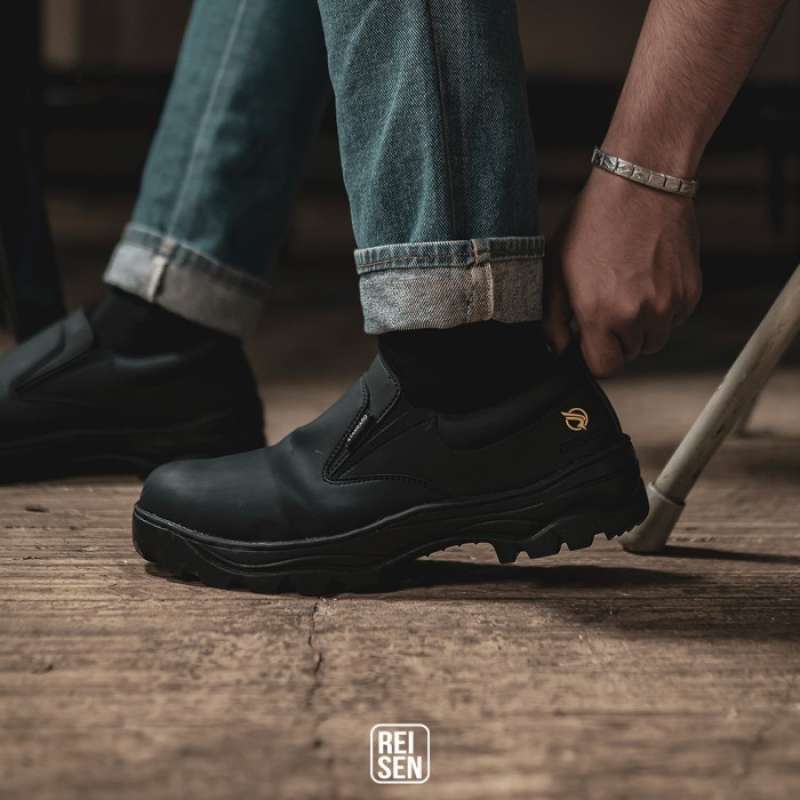 Jual Reisen Gear - Standard Slip On | Safety Shoes Slip On Double ...