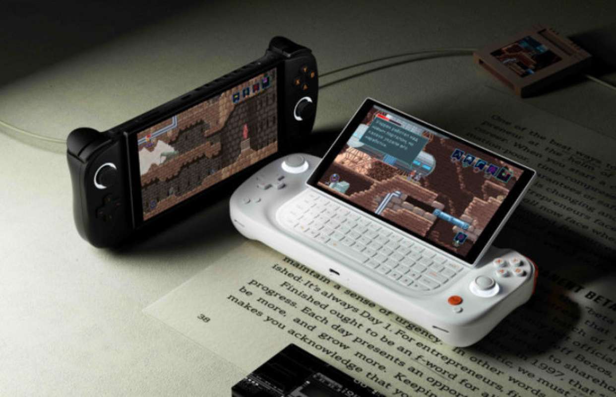 Jual AYANEO SLIDE AMD 7840U GAMING HANDHELD FULL KEYBOARD di Seller Mycomshop - Sunter Agung ...