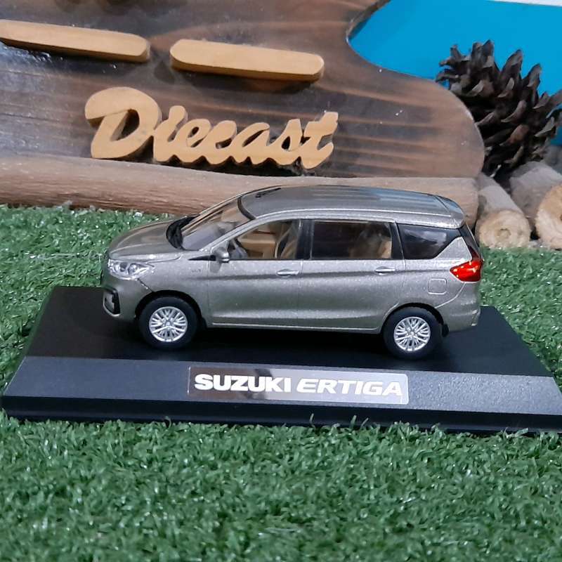 Suzuki ertiga diecast store