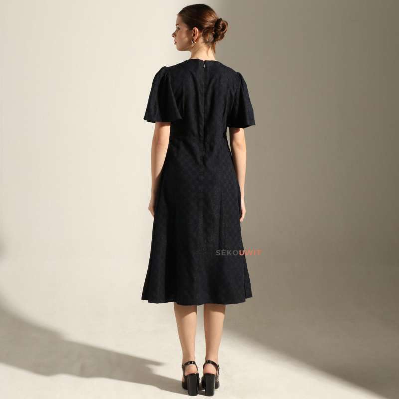 Jual Ume Midi Dress Dobby Tenun Batik / Gaun Panjang Sebetis Sekouwit ...