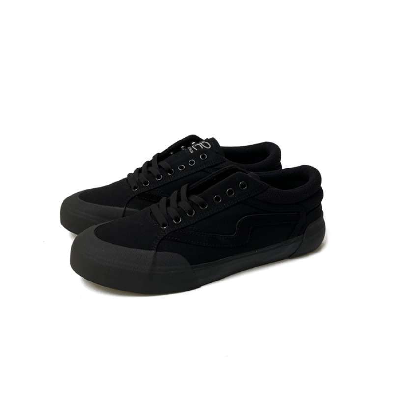 Jual Patrobas Cloud All Black Sneakers - 38 Di Seller Wd_store ...