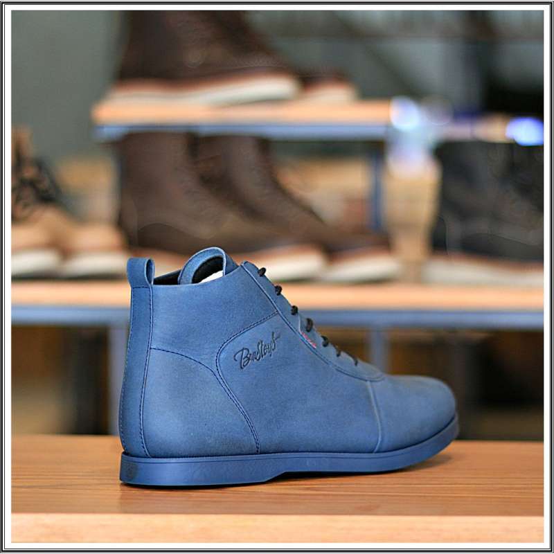 Promo Anubis Navy - Sepatu Kulit Kasual Semi Boots Pria - 41 Diskon 27% ...
