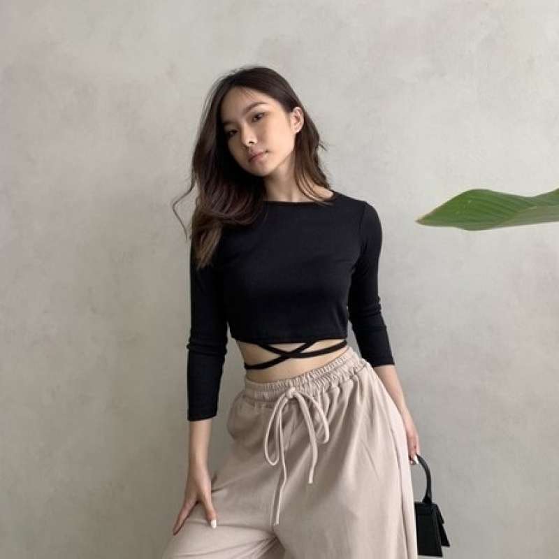 Jual [kiyora X You] Faeryn Crop Top - Black M Di Seller Wd_store - Cengkareng Timur, Kota ...