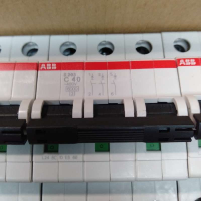 Promo Mcb Abb 3phase 40amper Diskon 23% Di Seller Listrica Store ...