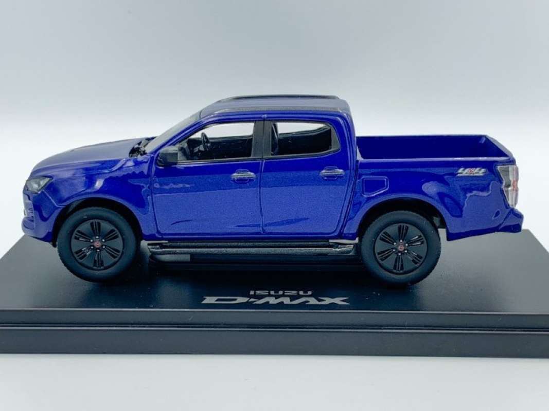 Promo Scale 43 Diecast Dealer Box Isuzu Dmax Pick Up 4x4 3 Variant ...