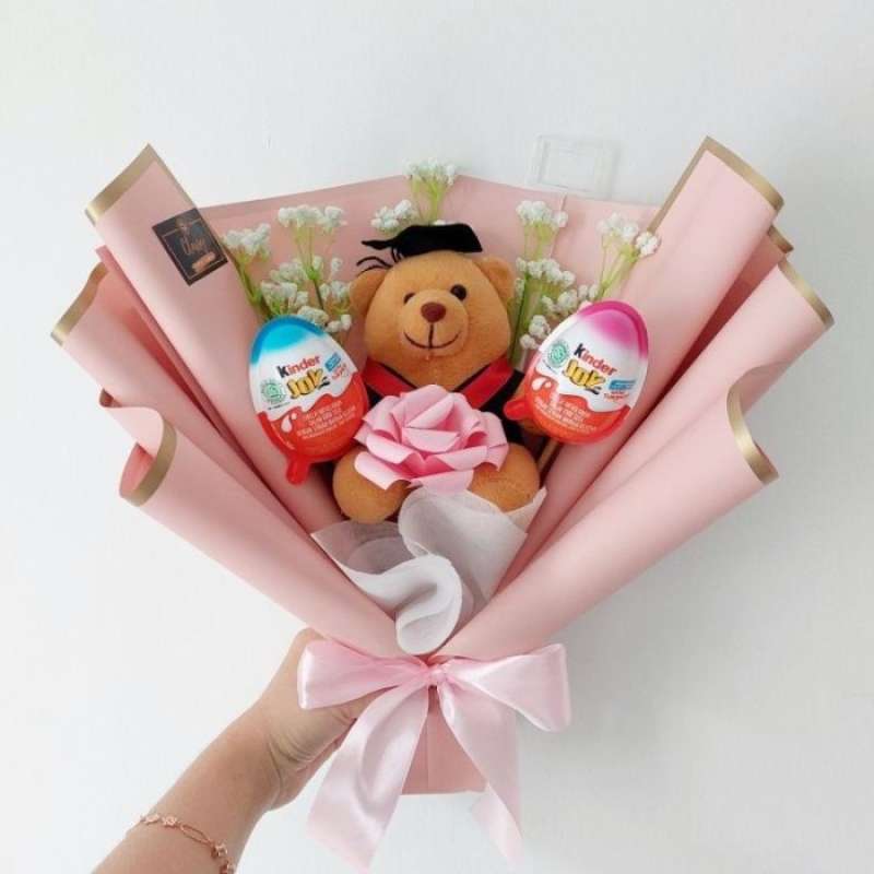 Promo Bouquet Bunga Boneka Wisuda Dan Kinderjoy / Hadiah Graduation ...