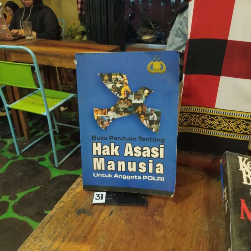 Jual Buku Panduan Tentang Hak Asasi Manusia Untuk Anggota Polri Di ...