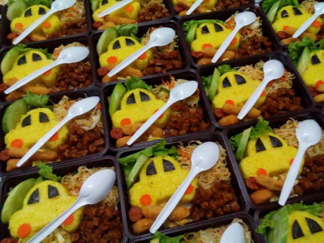Jual Nasi Box Tumpeng Mini Nasi Kuning Nugget Ulang Tahun Anak Syukuran ...
