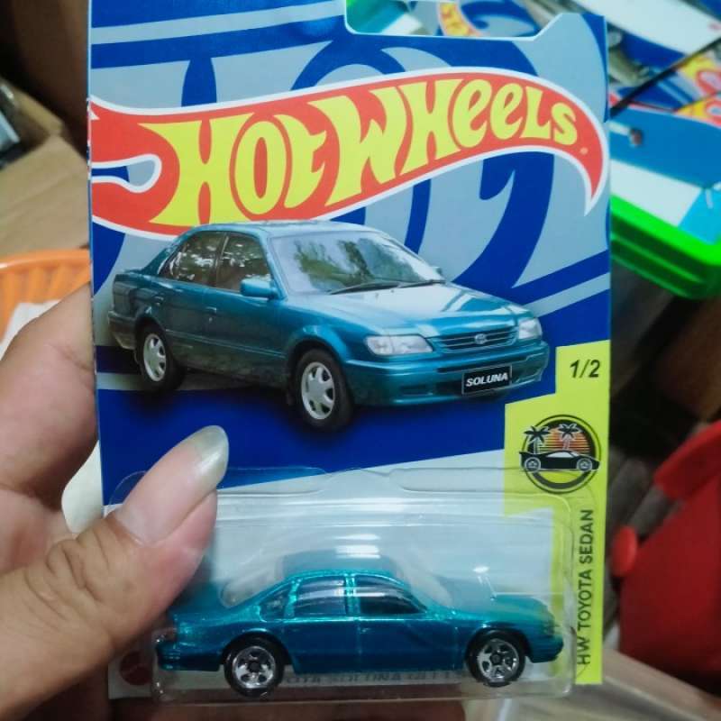 Jual Hotwheels Custom Toyota Soluna Silver - Sporty Tosca - Warna Gold ...