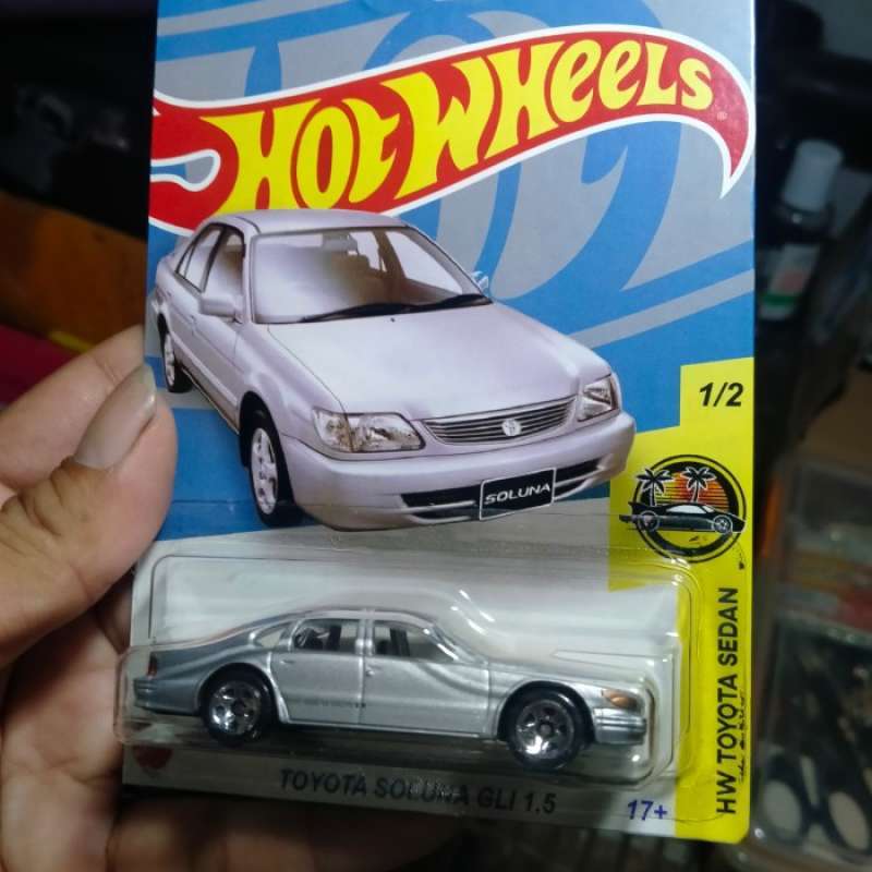 Jual Hotwheels Custom Toyota Soluna Silver - Sporty Tosca - Warna Gold ...