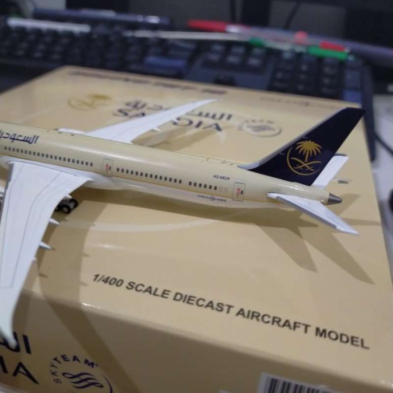 Promo Saudia Saudi Arabian airlines Boeing 787-10 HZ-AR24 JC Wings 1: ...