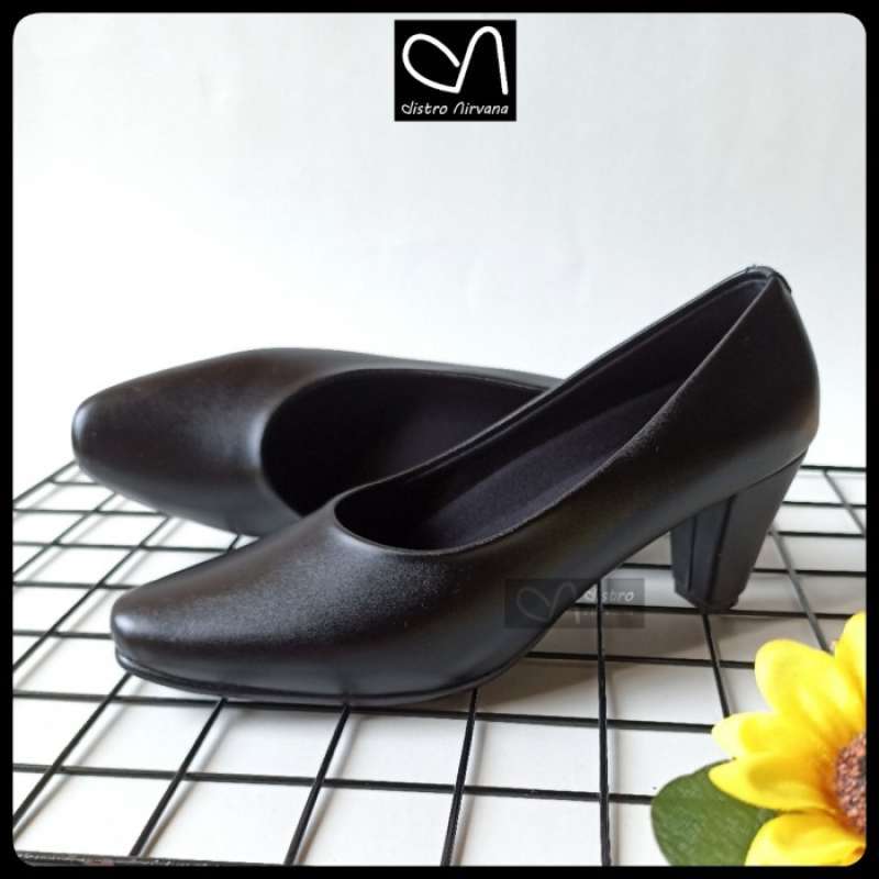 Jual Sepatu Pantofel Wanita Hitam Polos Heels 7cm Big Size Kantor ...