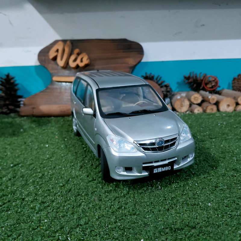 tomica avanza