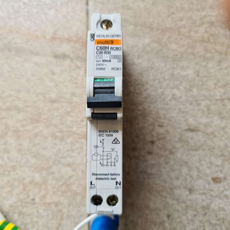 Promo MCB Merlin Gerin Multi9 C60H RCBO C20 R30 30mA 240V 26860 20A France Diskon 23% di Seller ...