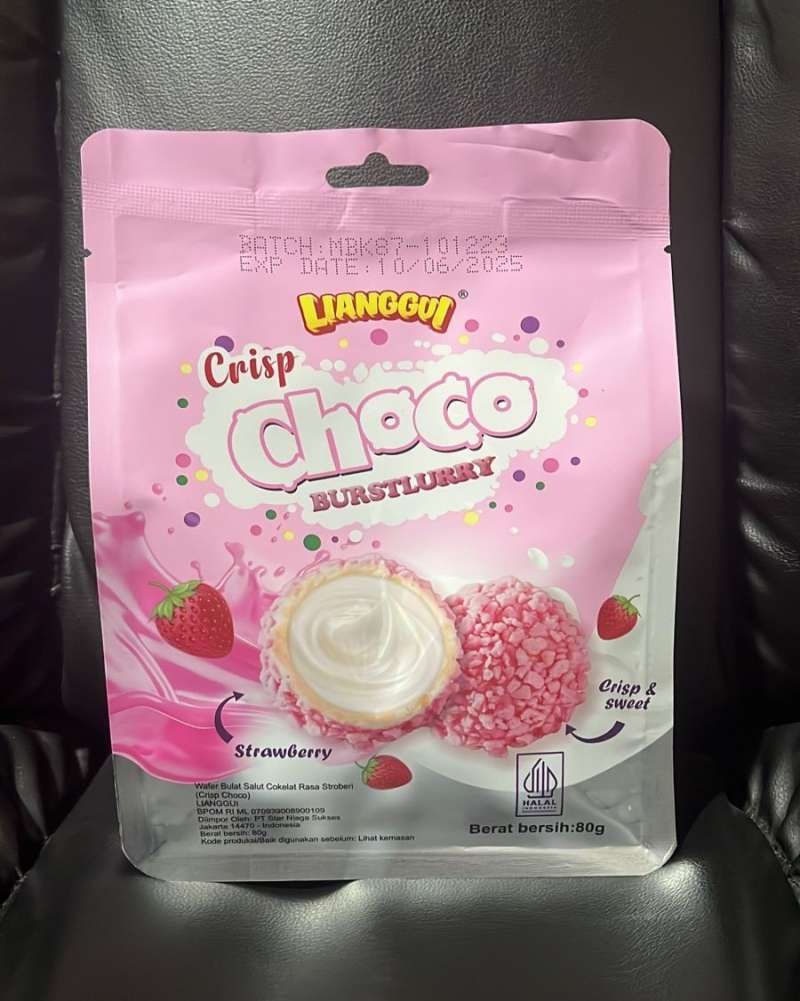 Jual Lianggui Crisp Choco Strawberry / Wafer Stroberi bulat isi krim ...