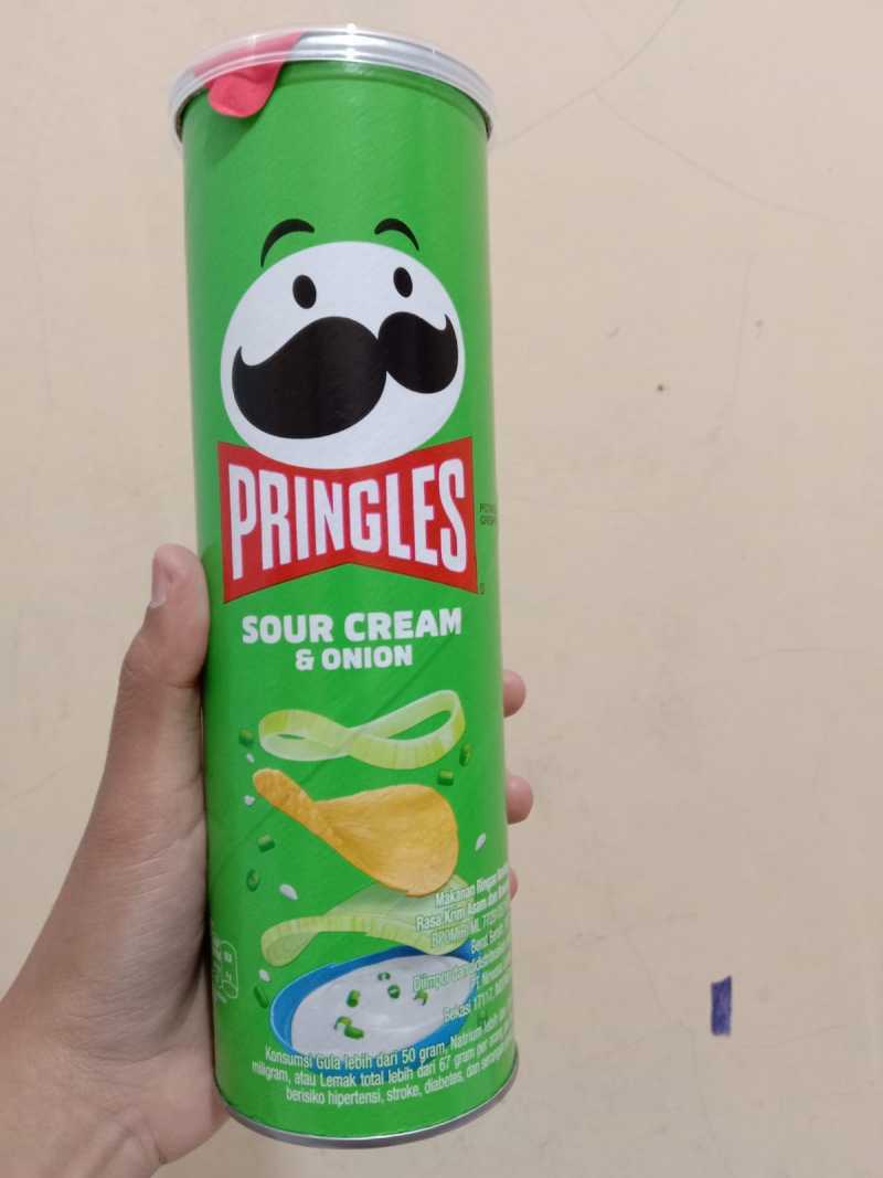 Jual Cod // Pringles 107 Gr 1 Dus Isi 12 // Pringles 107 Gr Sour Cream ...